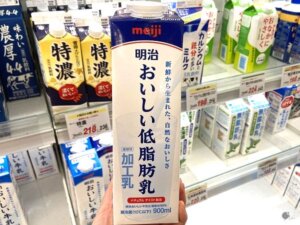 How to distinguish different types of fresh milk sold in Japanese ...