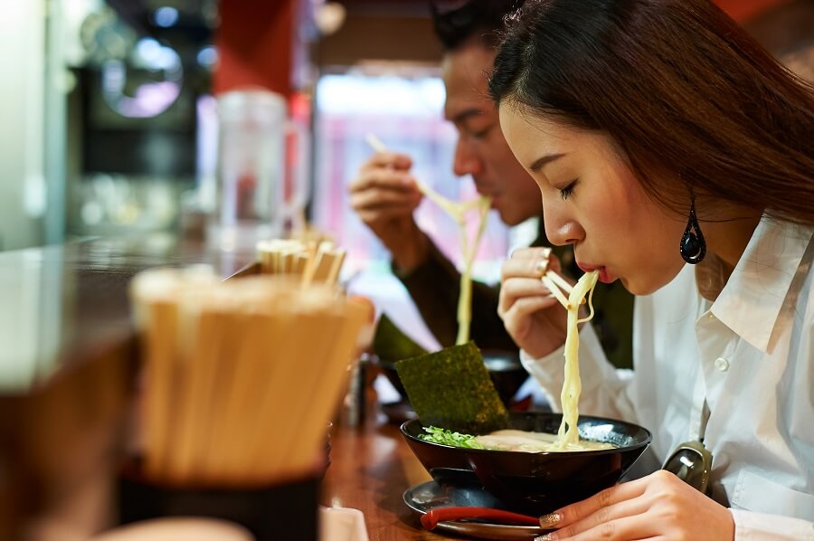 Why do Japanese people often slurp when eating noodles? - Wa
