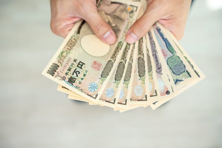 Japanese Yen and main payment methods in Japan - Wa