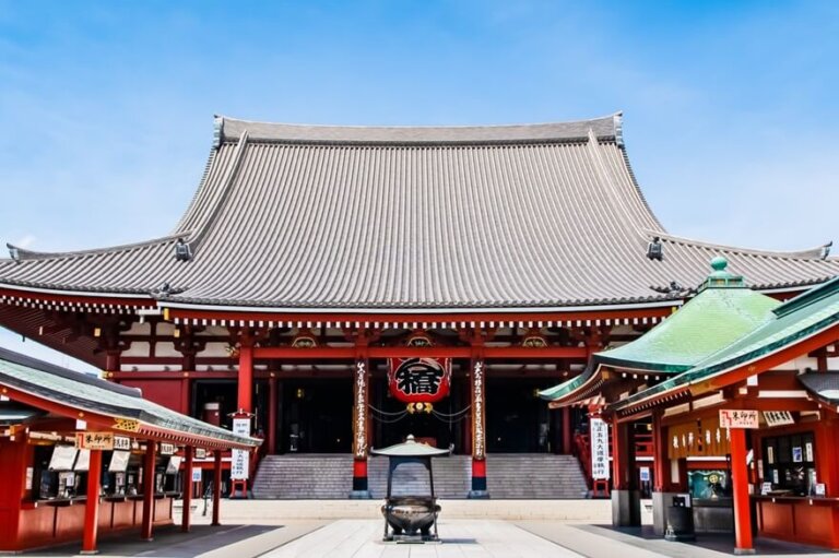 Rituals of visiting and praying at temples in Japan - Wa